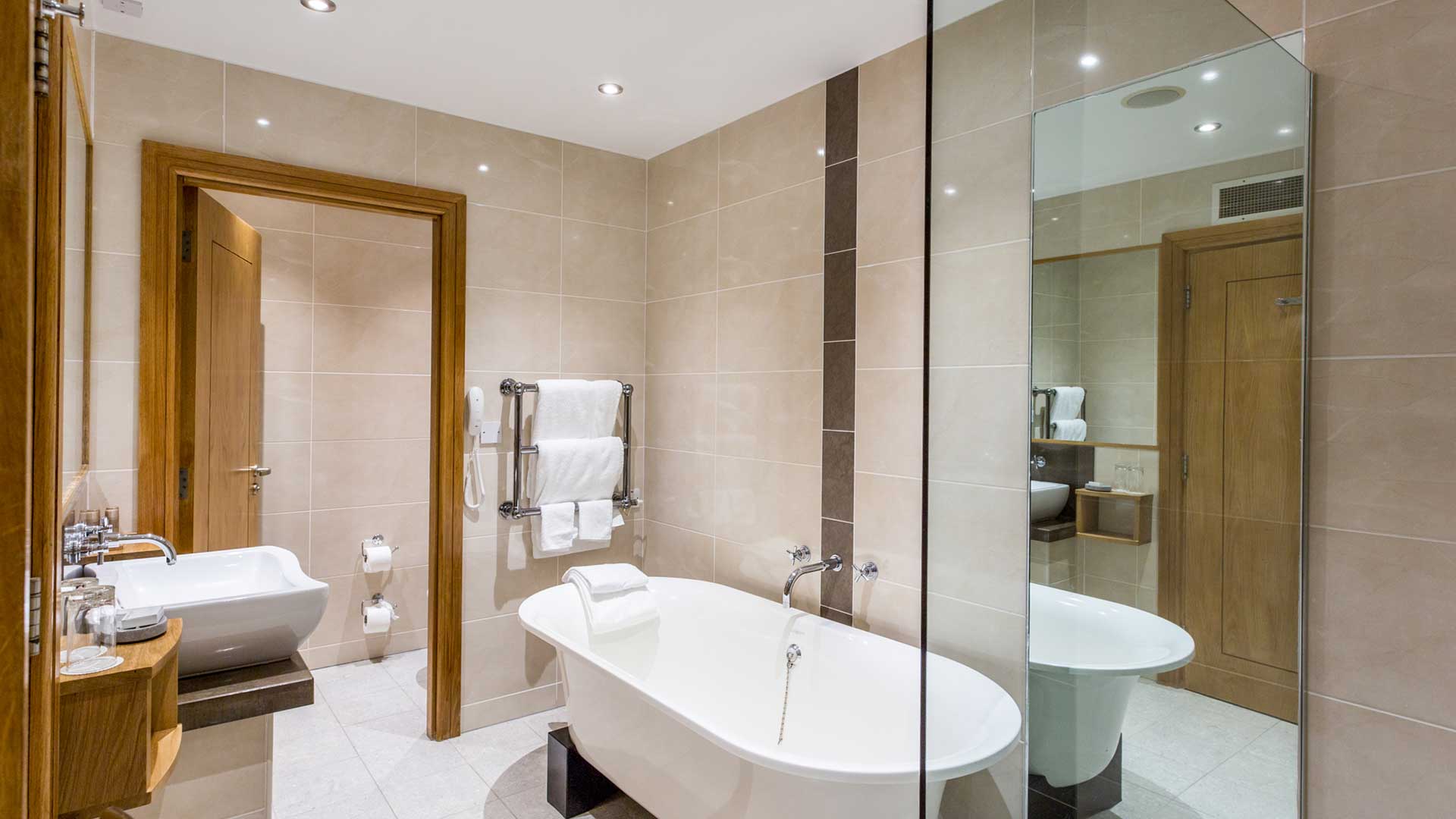 Luxury Suite Athlone | 4 Star Hotels Athlone | Wineport Lodge