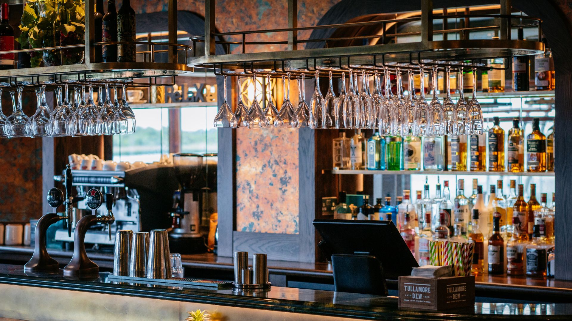 Bars in Athlone | The Grapevine Bar at Wineport Lodge Hotel