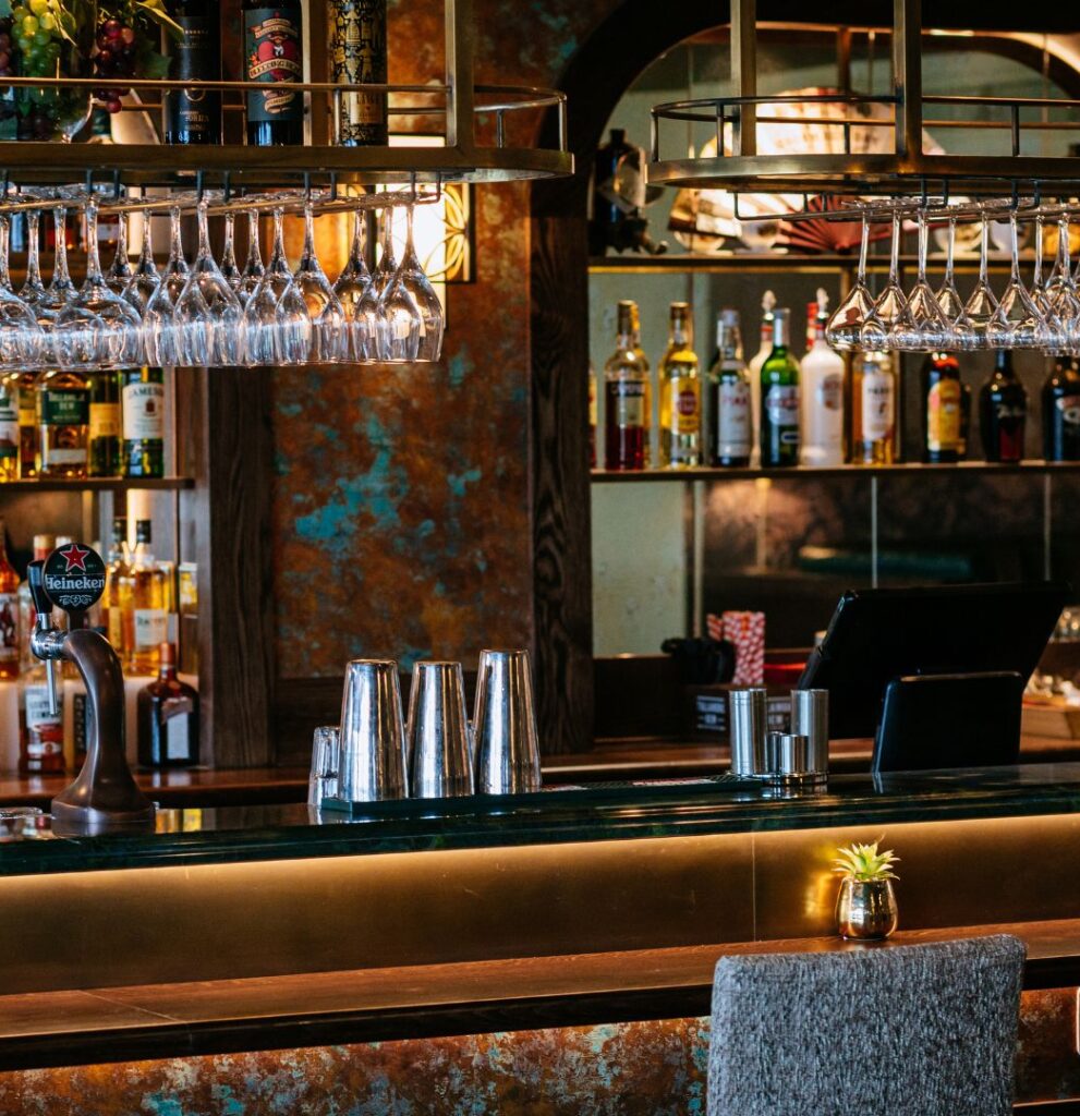 Bars in Athlone | The Grapevine Bar at Wineport Lodge Hotel